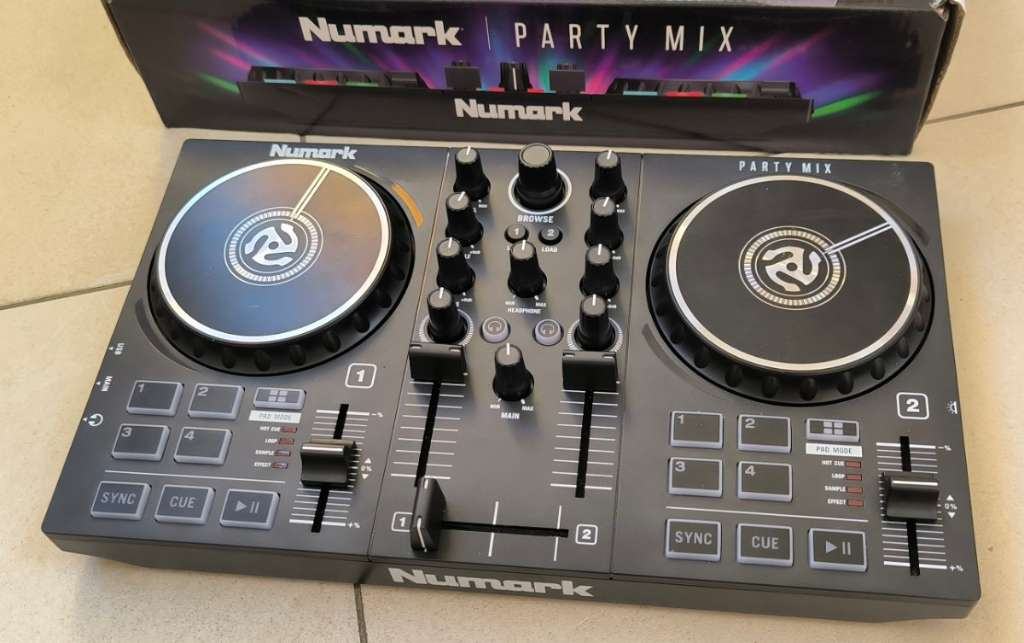 Numark Party Mix II DJ kontroler + DJ slušalice