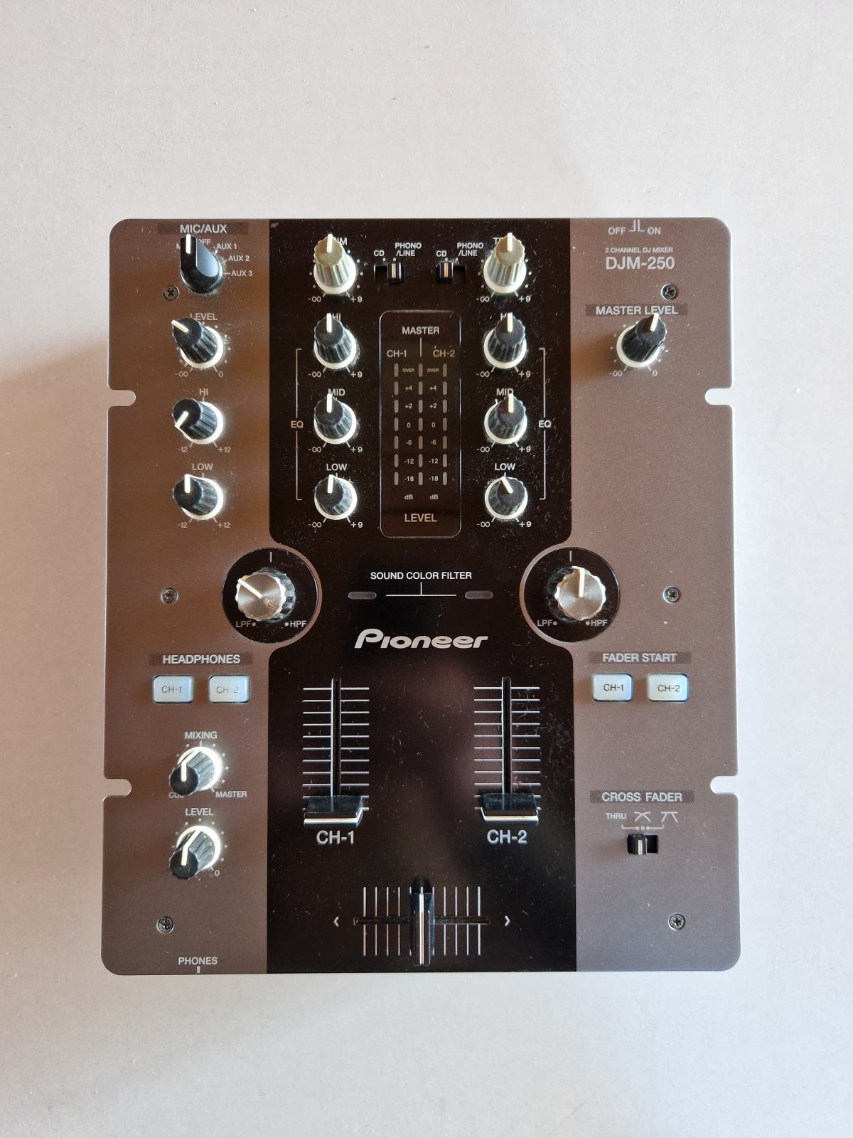 Pioneer DJM-250-K mikser + Traktor Audio 2 DJ