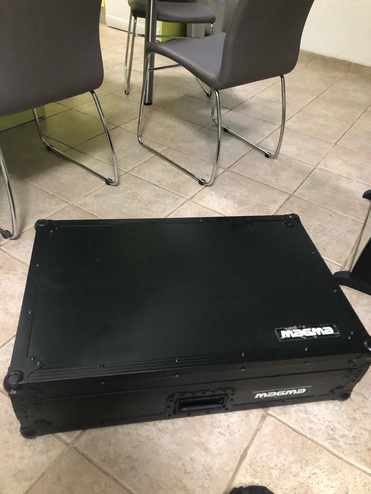 Pioneer XDJ RX3 + Soundboks