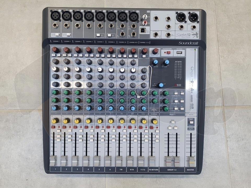 Soundcraft Signature 12 MTK