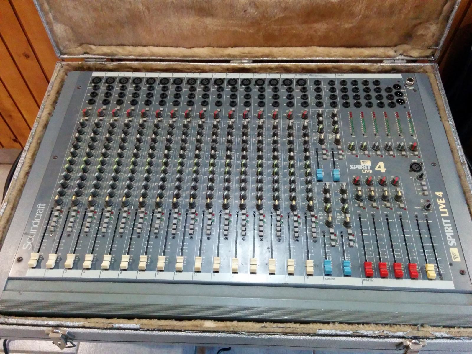 Soundcraft SPIRIT LIVE 4