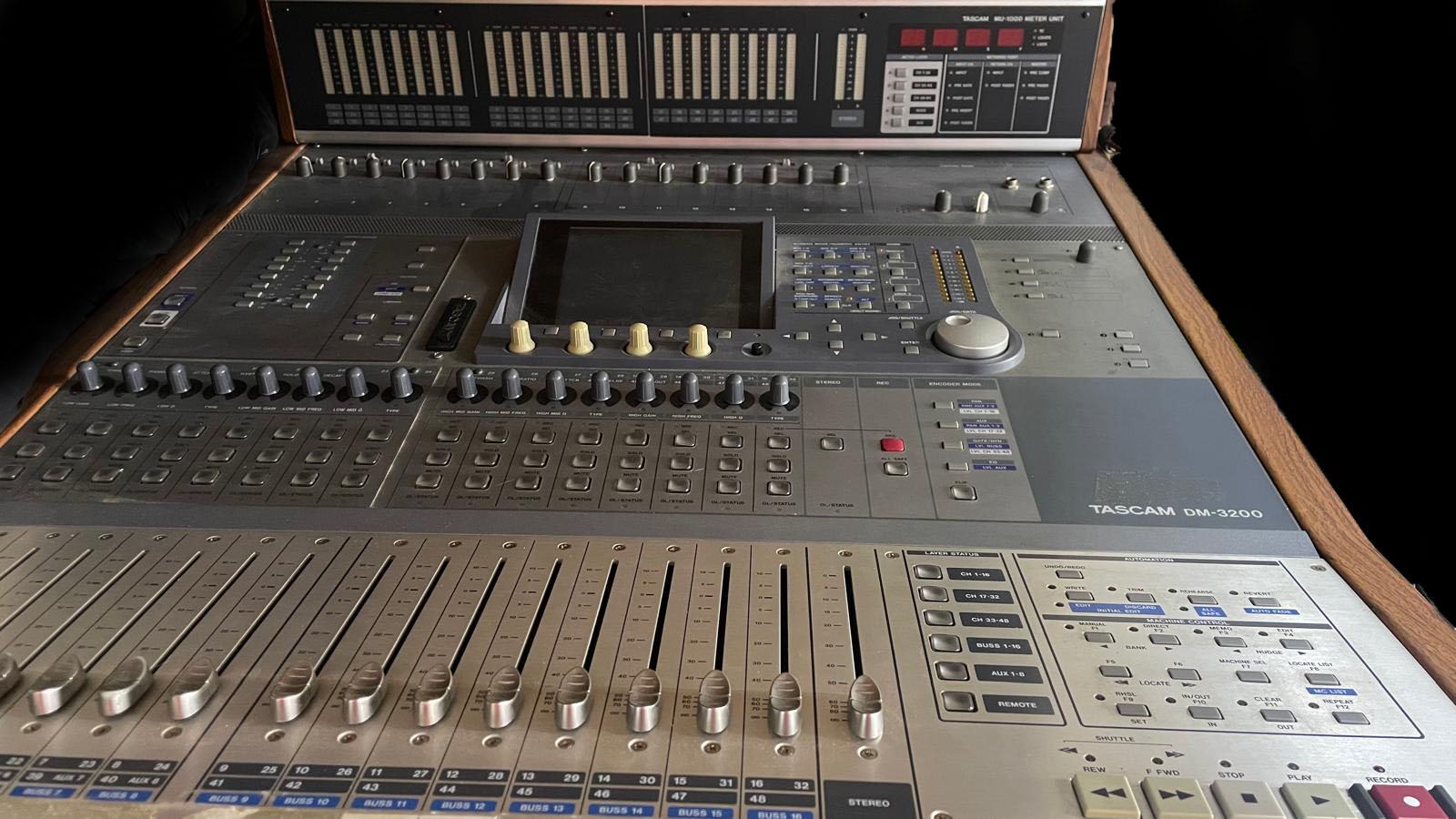 TASCAM DM 3200 Digital Mixing Console