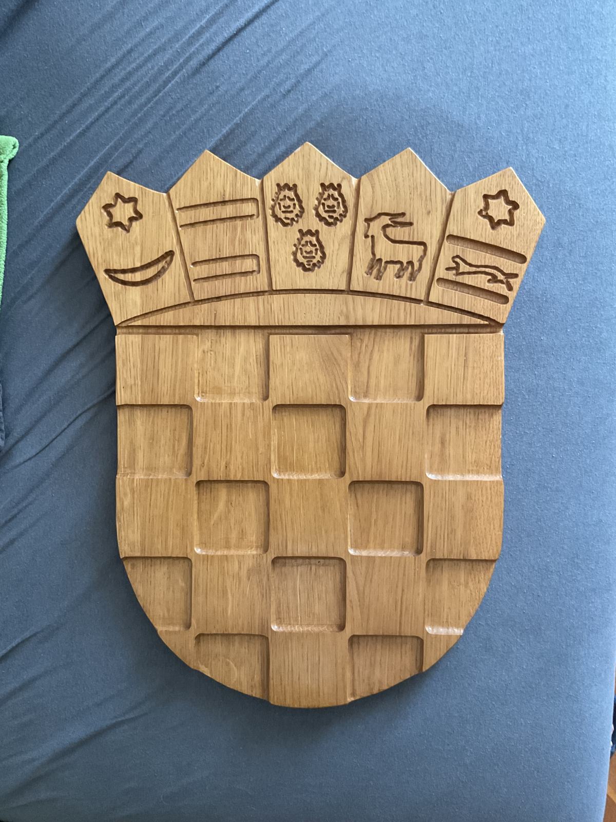 Hrvatski grb, duborez