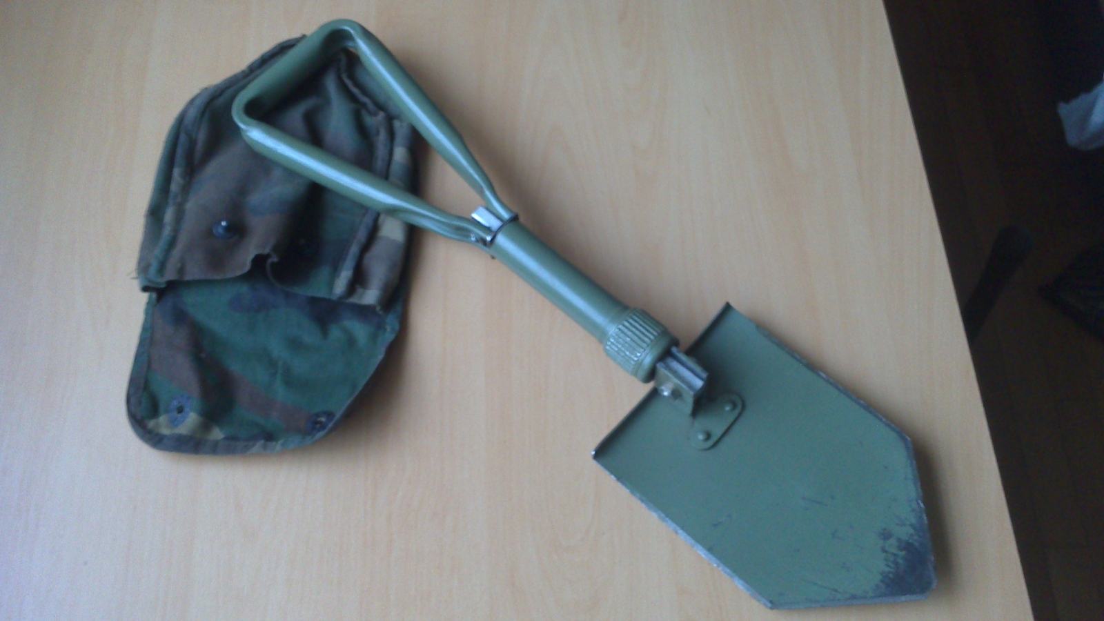 JNA ašov (vojna lopata)