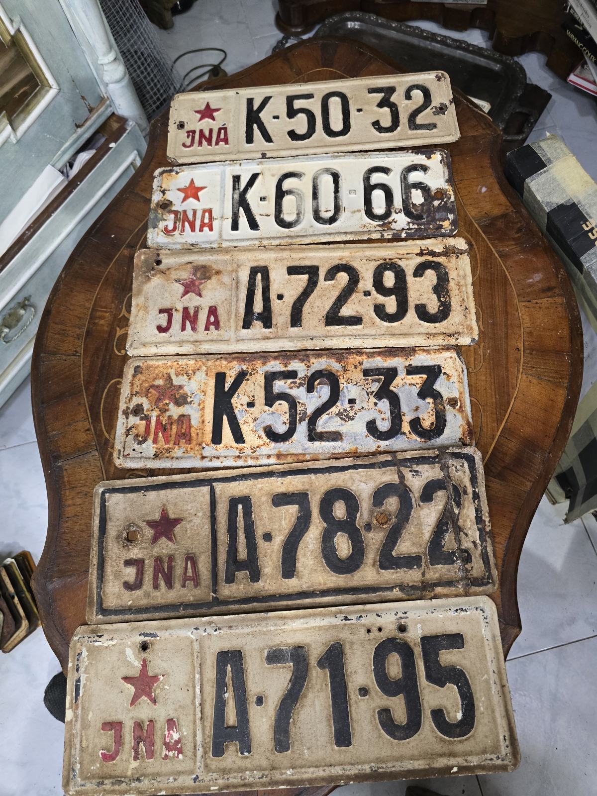 Jna vojne tablice za auto kolekcija