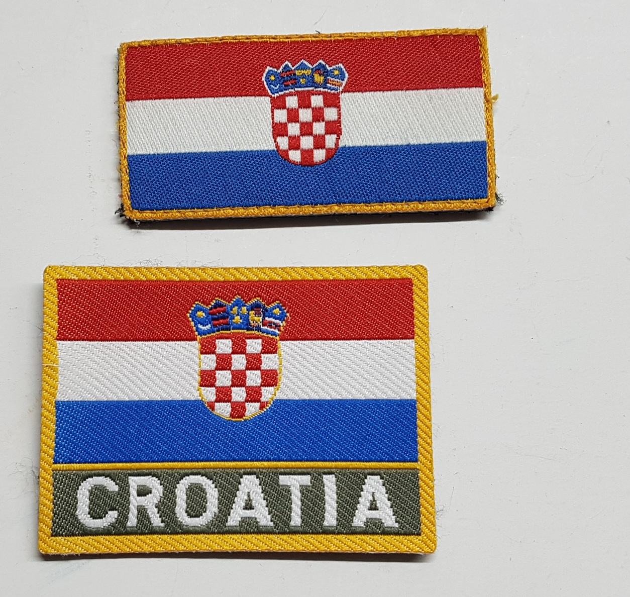 OZNAKA, 2x, HRVATSKA ZASTAVA, CROATIA, GRB ORUŽANIH SNAGA