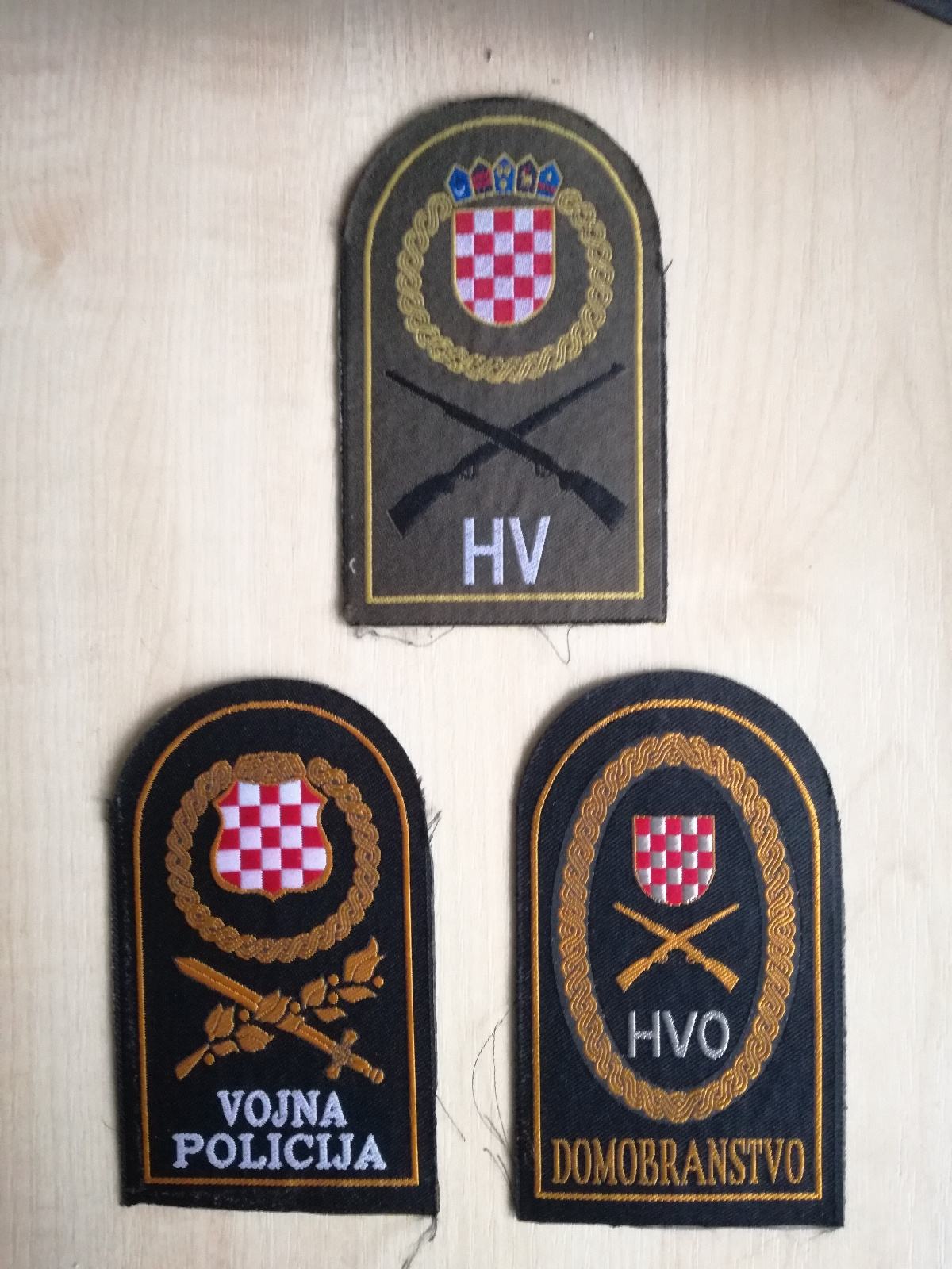 Oznake HV, HVO i Vojna policija