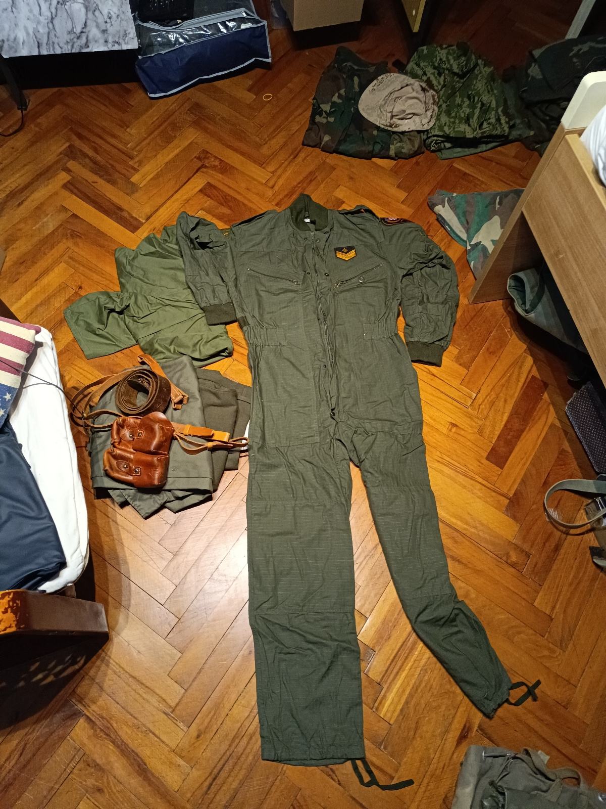 Razna Vojna Uniforma