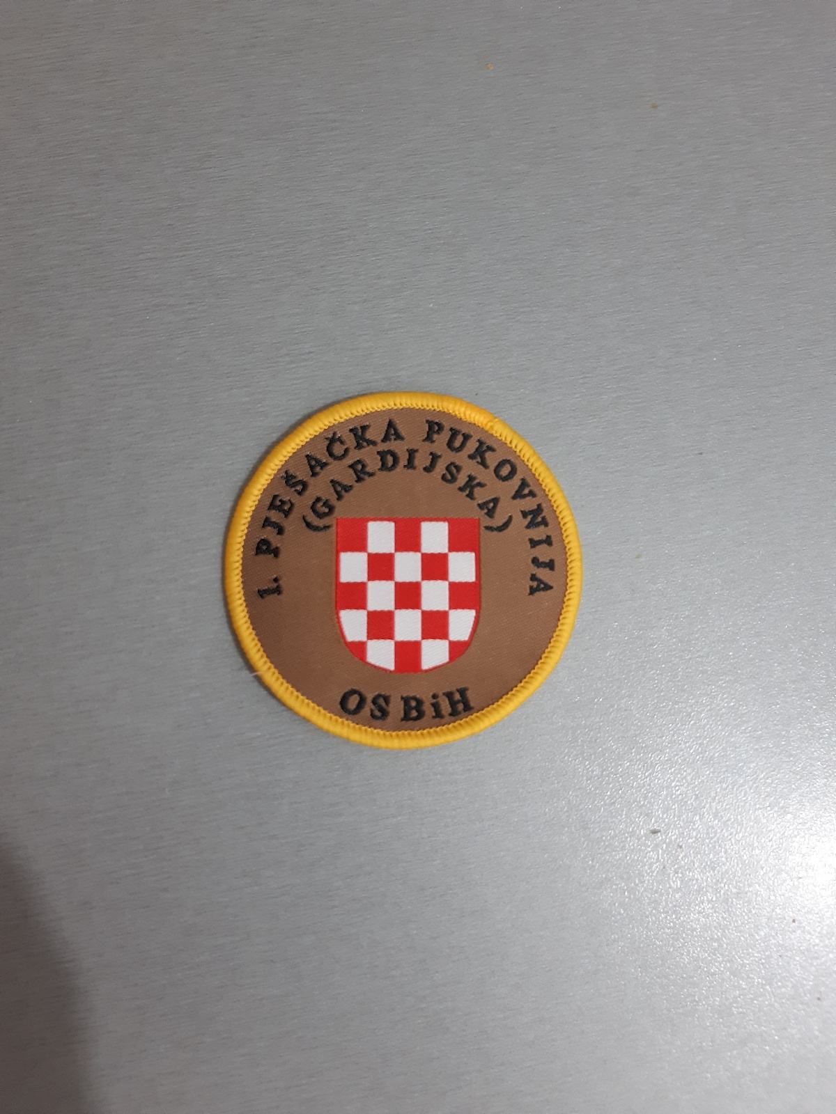 Vojna oznaka ramena, prišivak 1. pješačke gardijske pukovnije OSBiH