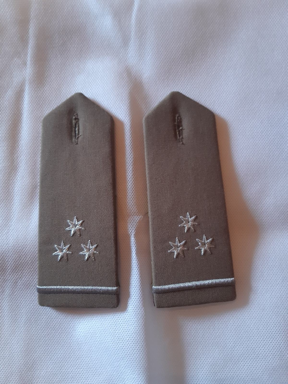 Vojne epolete za svečanu odoru sa činom. Par. NOVO