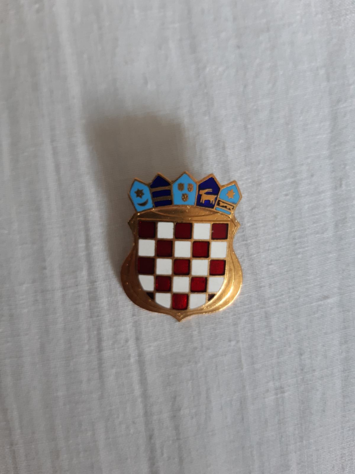 Vojni grb za kapu, beretku. IKOM Zagreb. HV. NOVO