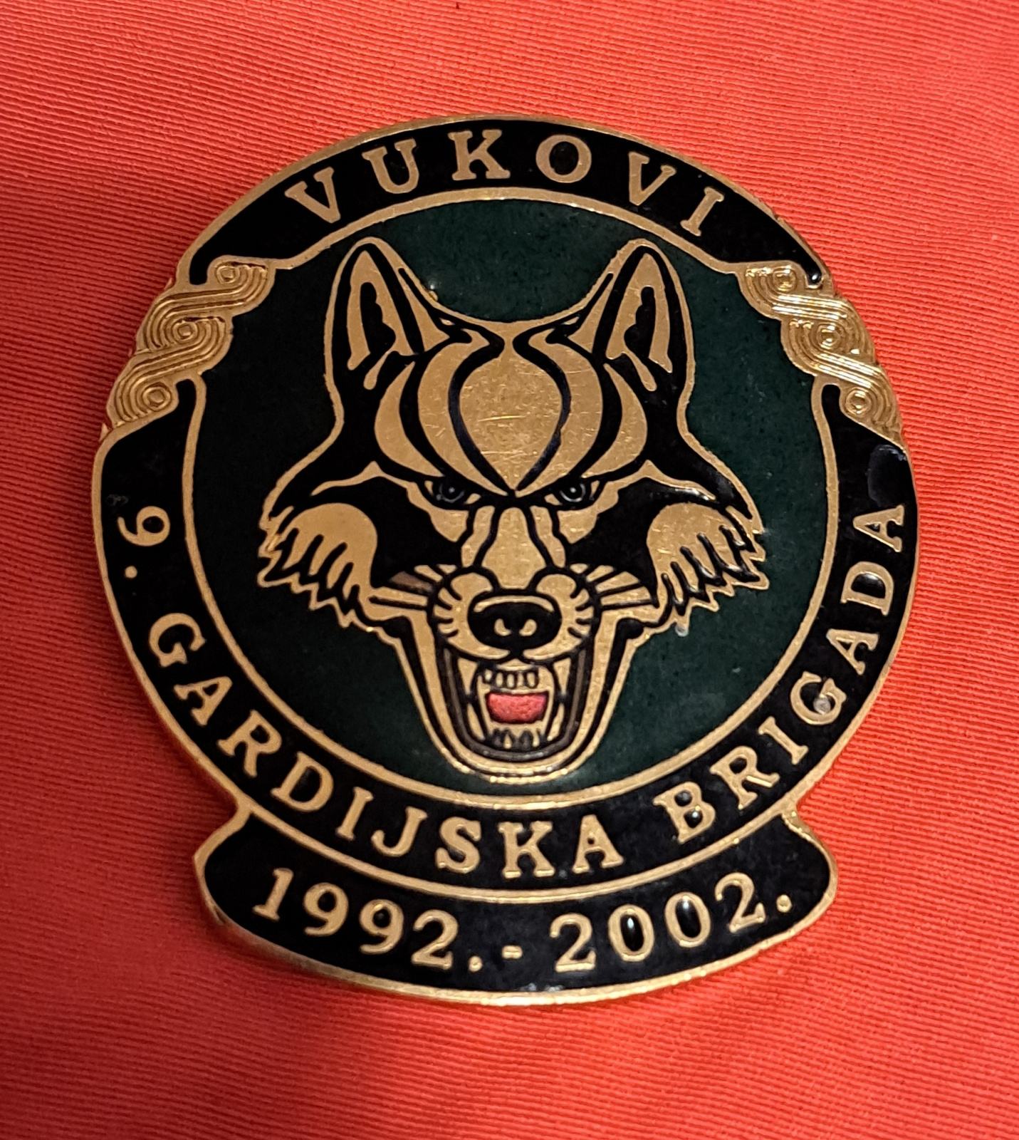 vukovi 1992-2022 metalna oznaka.