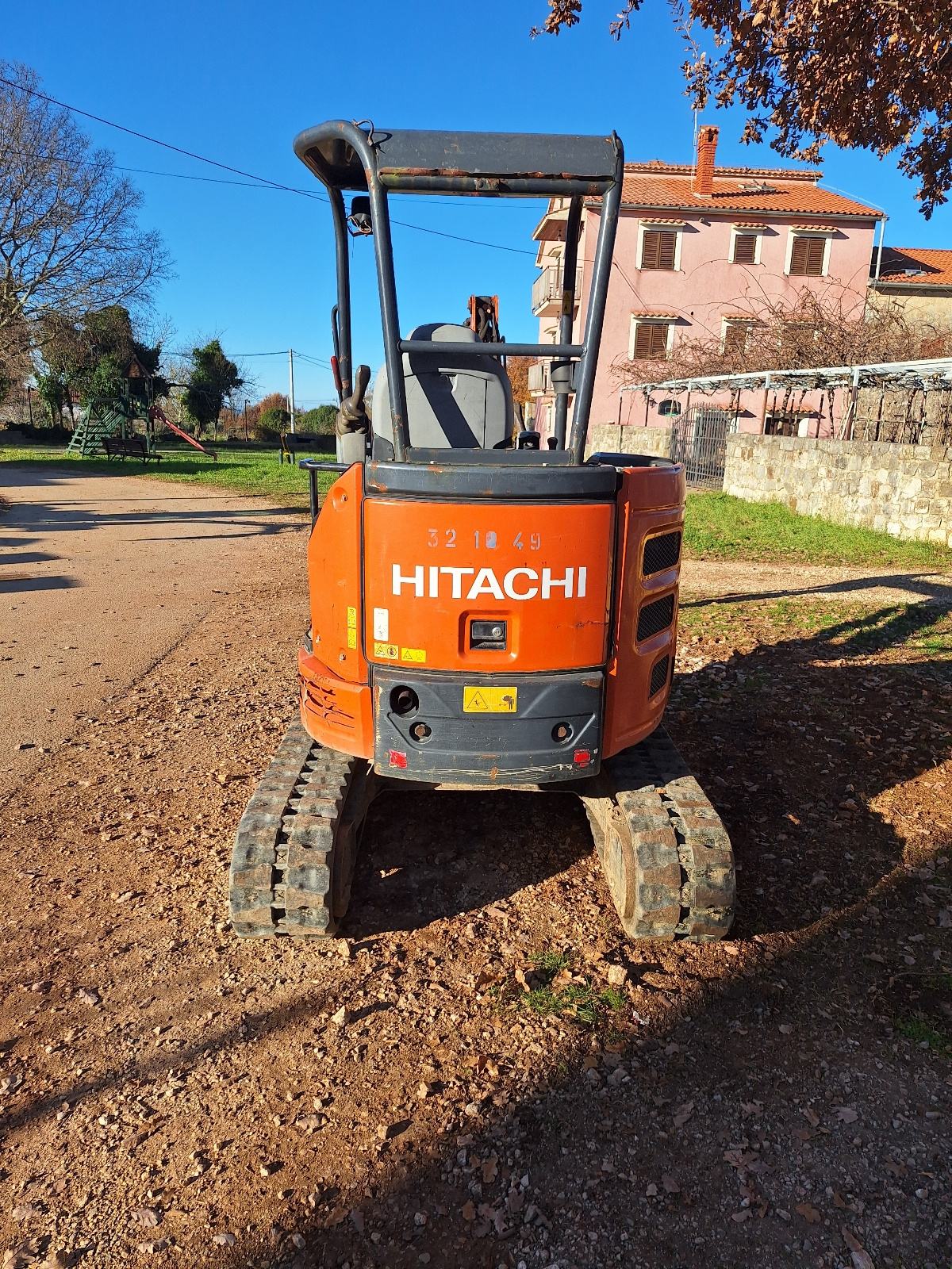 HITACHI ZAXIS 26U
