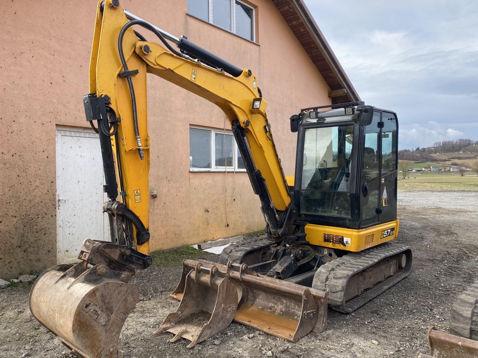 JCB 57 C1 2017., 3 korpe, top stanje REZERVIRANO