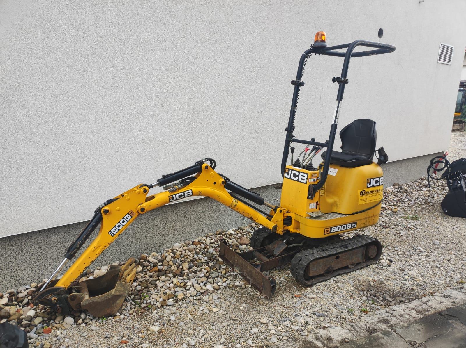 JCB 8008 CTS #1000 kg# #2015.g.# #800 RS#