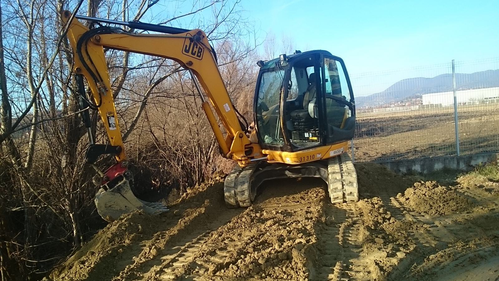 JCB 8080