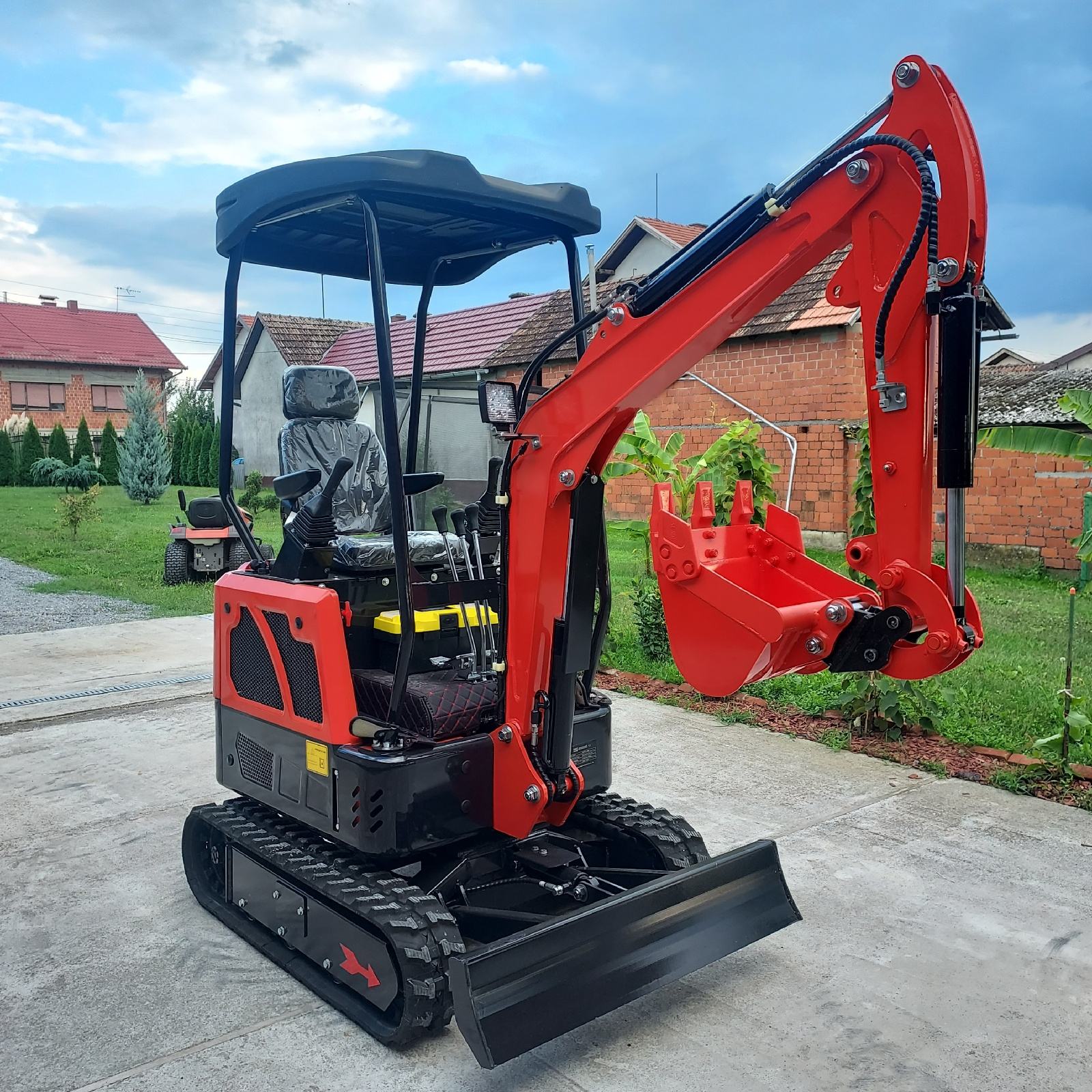 Mini Bager, 1.7t, 3 cilindra
