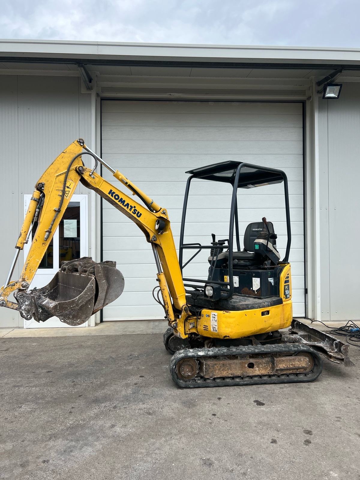 Mini Bager Komatsu PC16