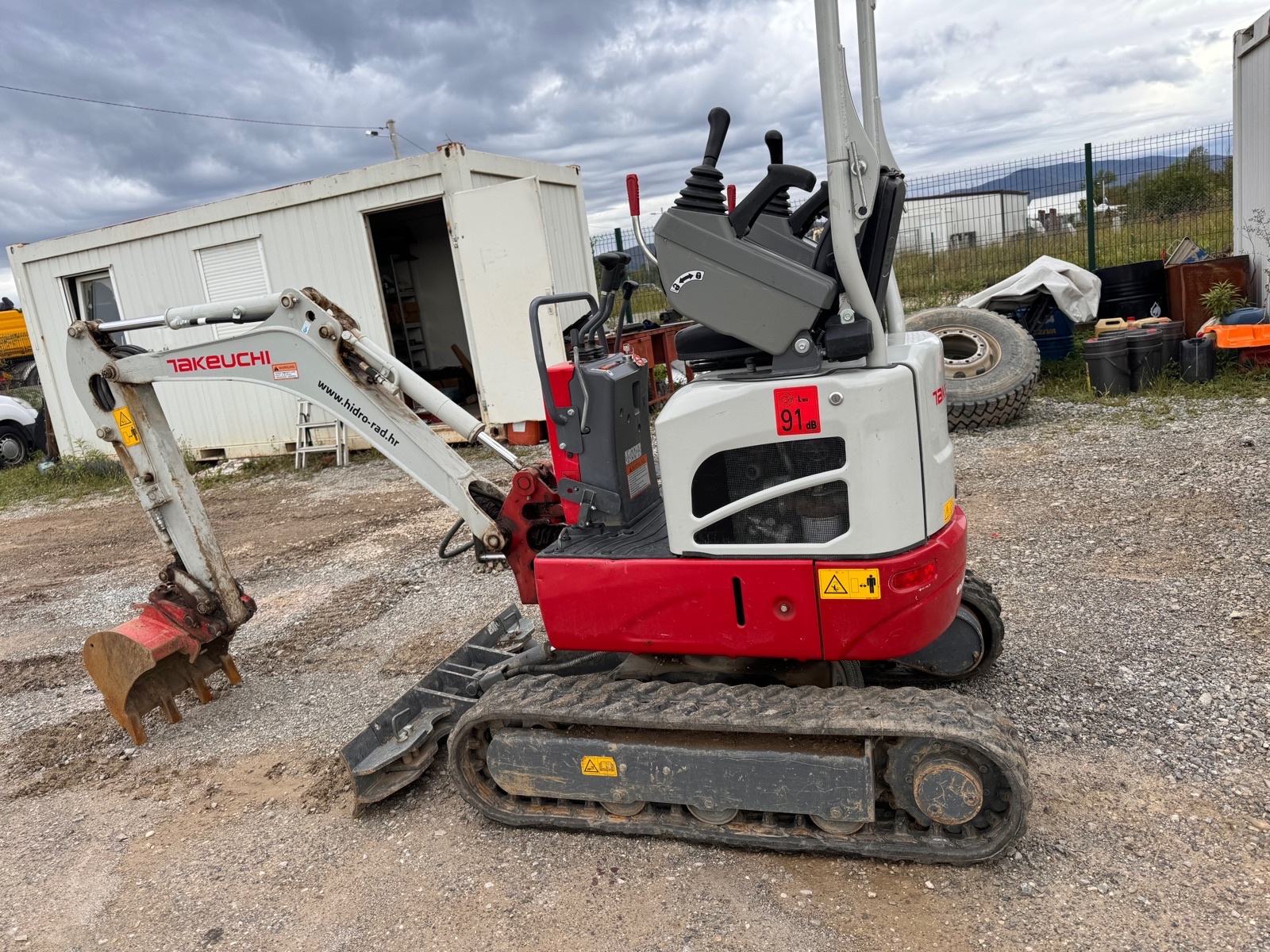 Mini bager TAKEUCHI TB 210R 2023g. 580h