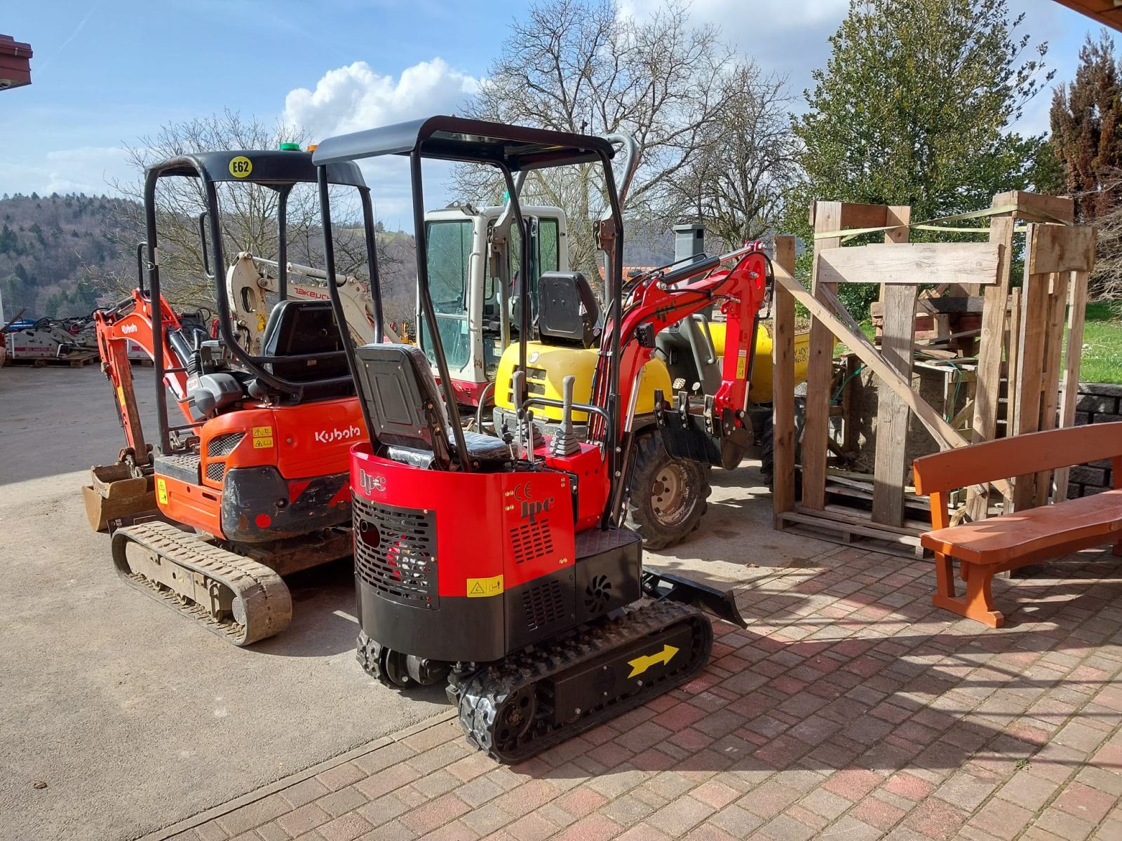 Nini bager 1.2t Malo korišten