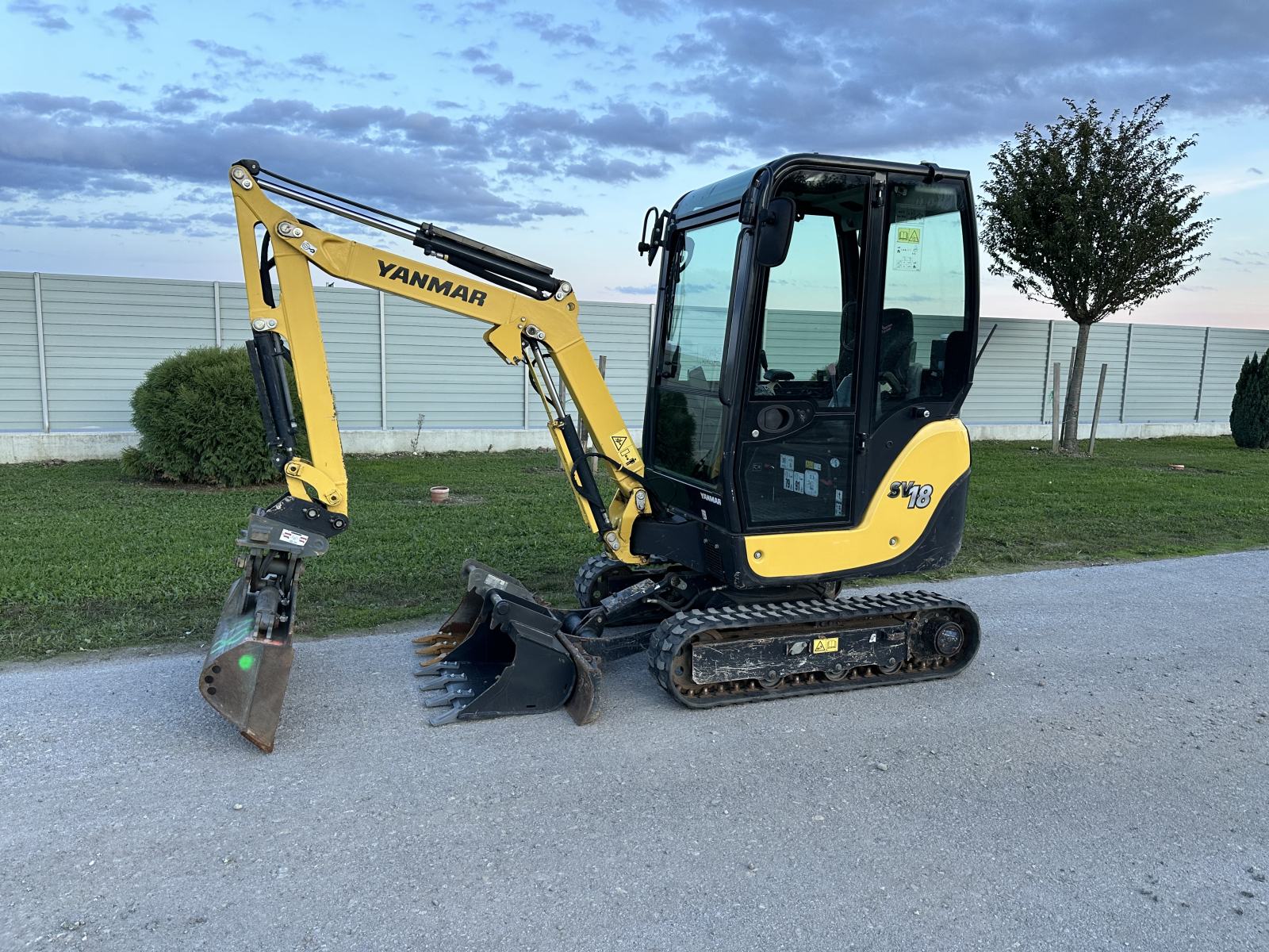YANMAR SV18 // 2020.G. // 1128 R/H // 3 KORPE // 1975 KG