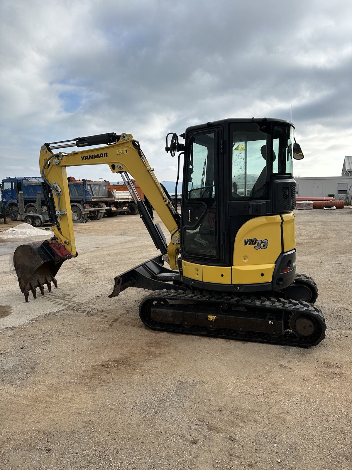 Yanmar vio 33