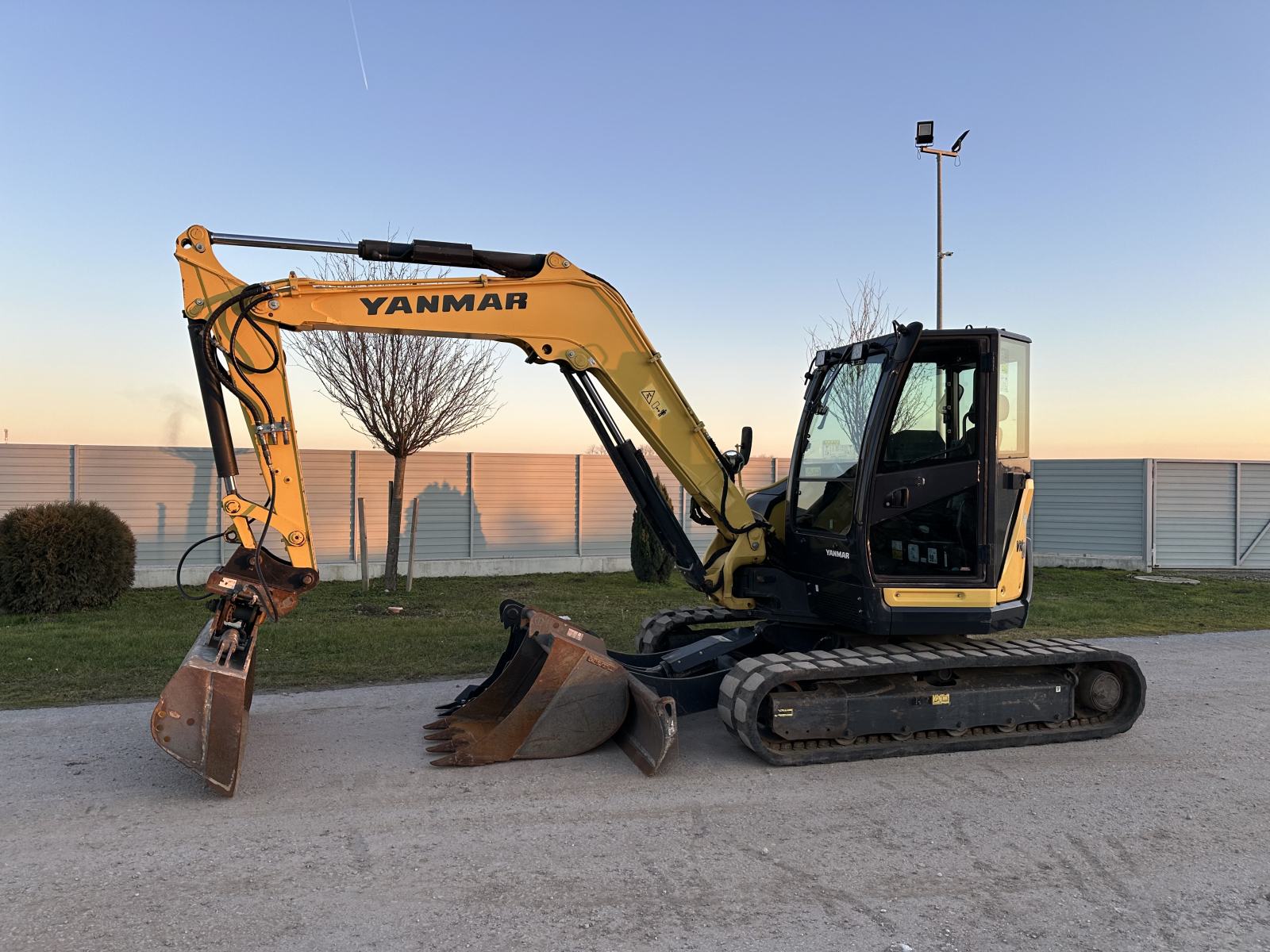 YANMAR VIO80-1A // 2018.G. // 4470 R/H // 3 KORPE // 8065 KG // KLIMA