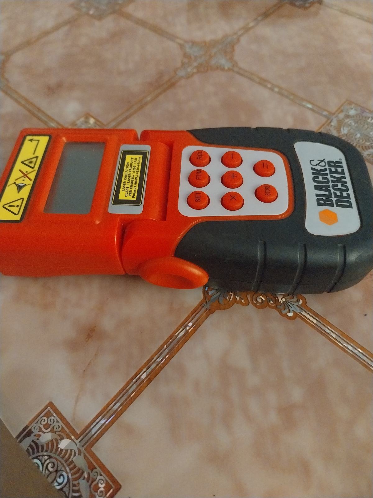 Digitalni metar BLACK & Decker