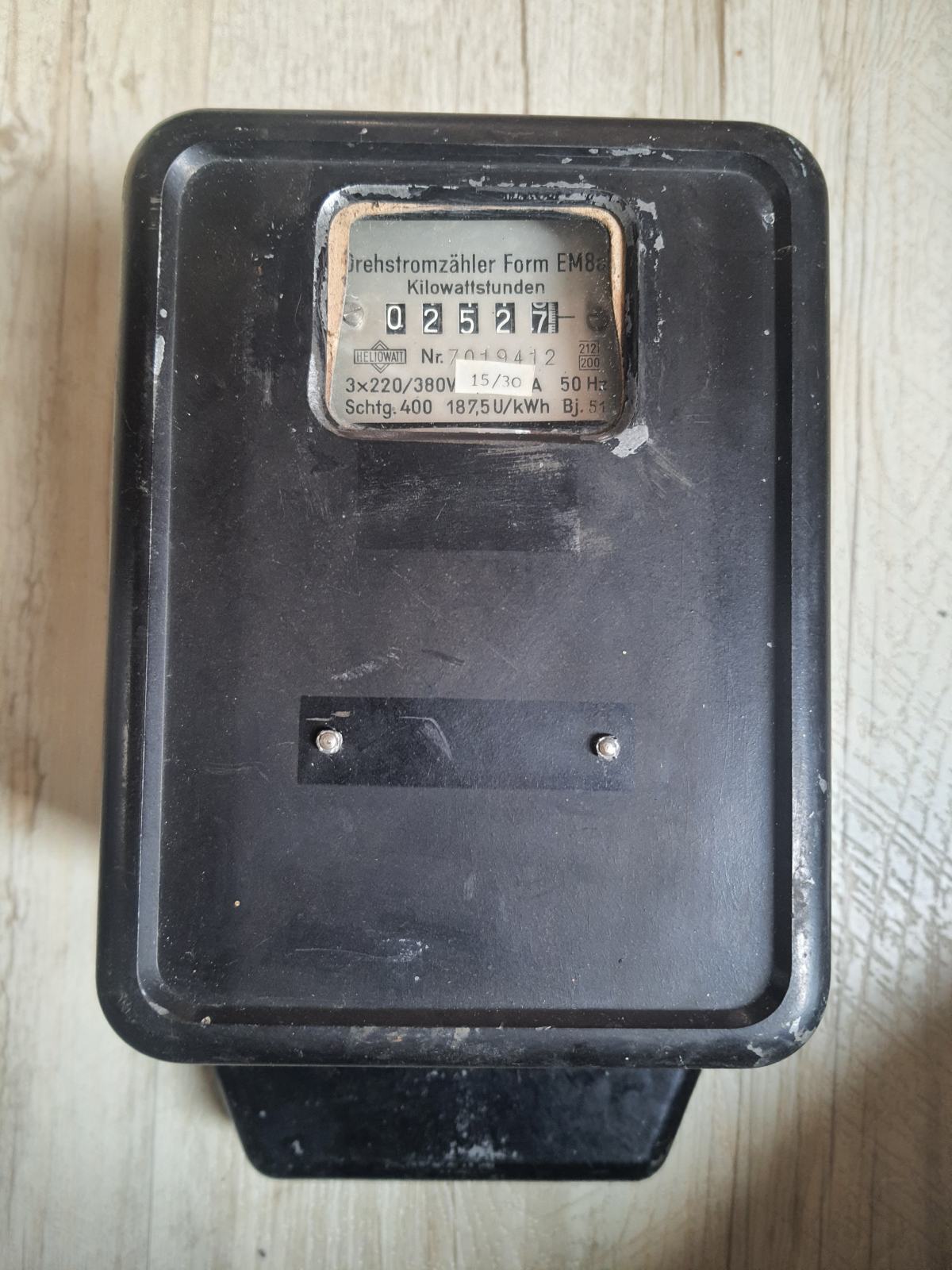 Električno trofazno brojilo