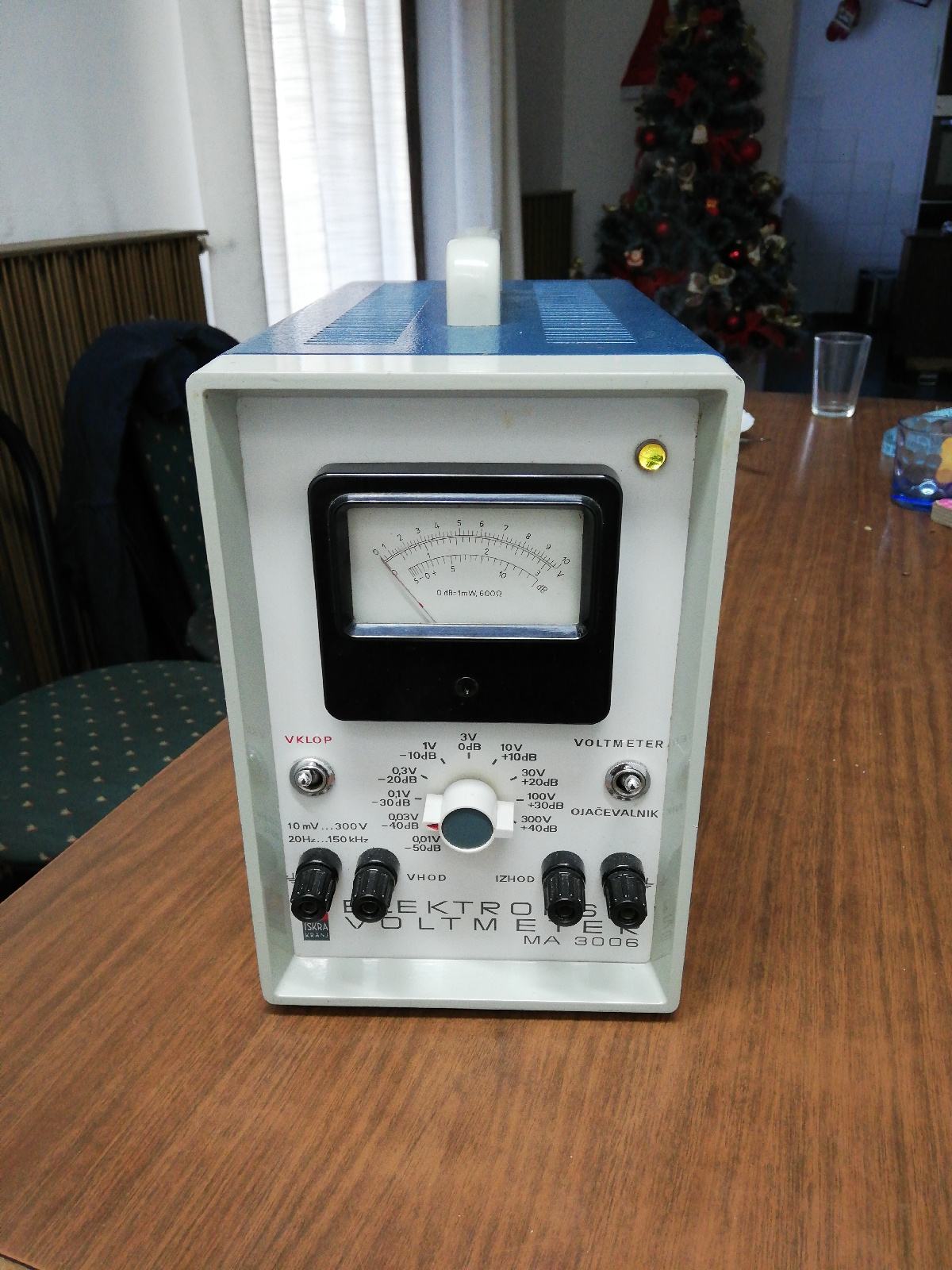 Elektronski Voltmetar MA 3006.