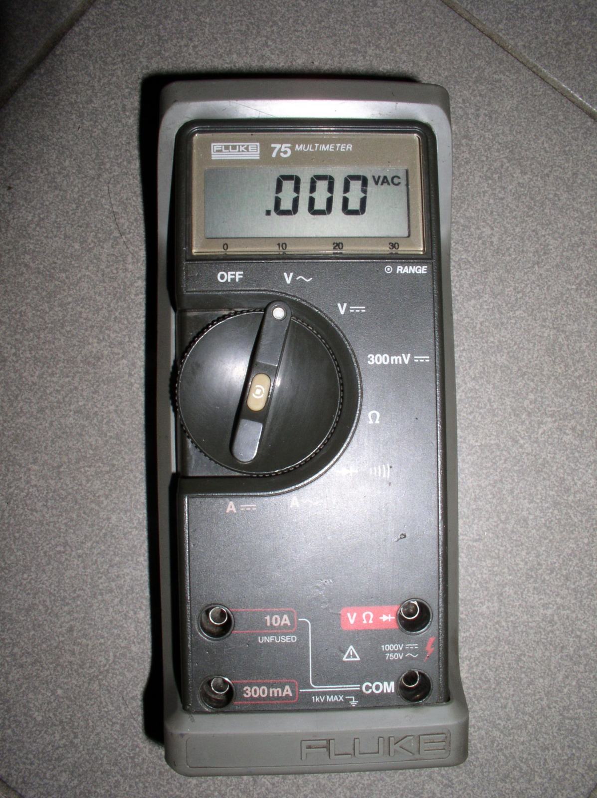 FLUKE 75 MULTIMETAR ORGINAL USA