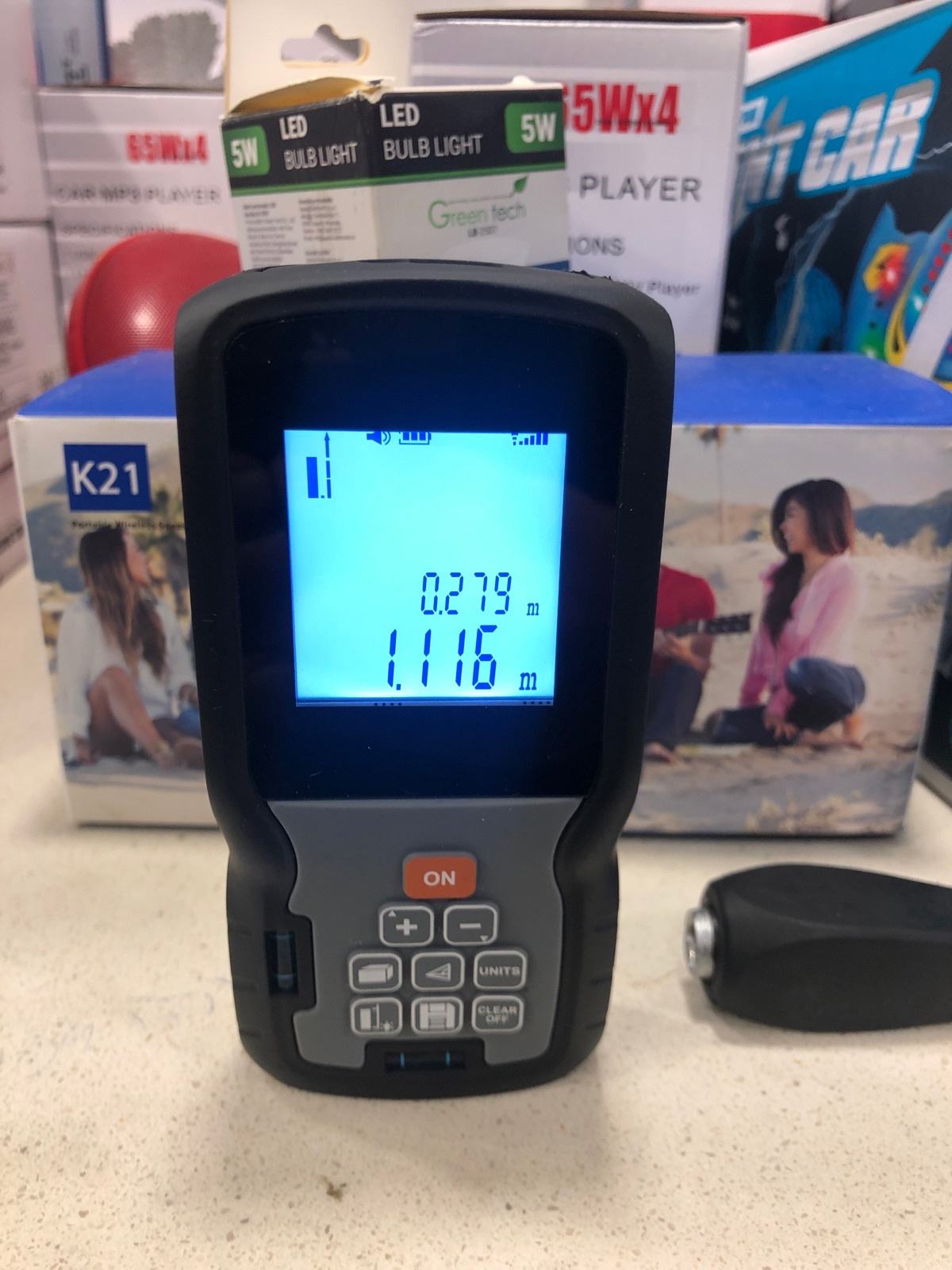 Laserski daljinomjer-metar novo