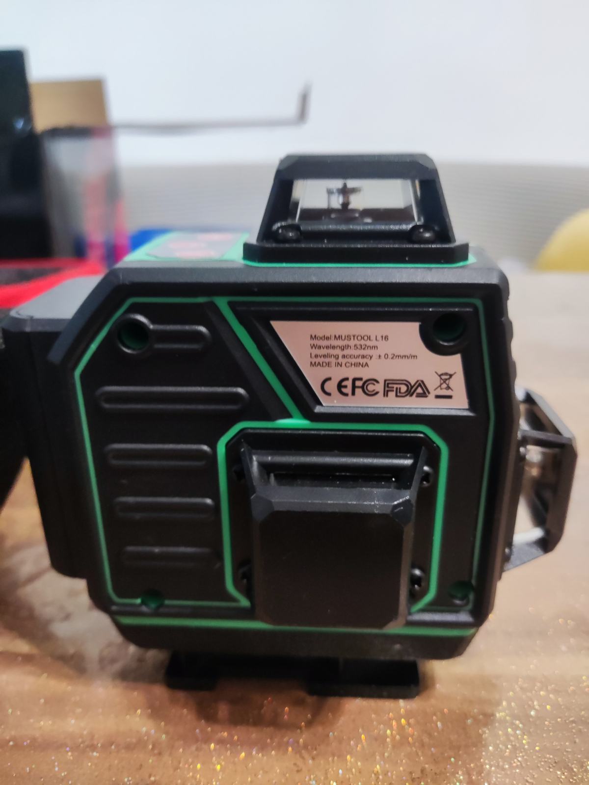 Laserski nivelir 16 linija Mustool