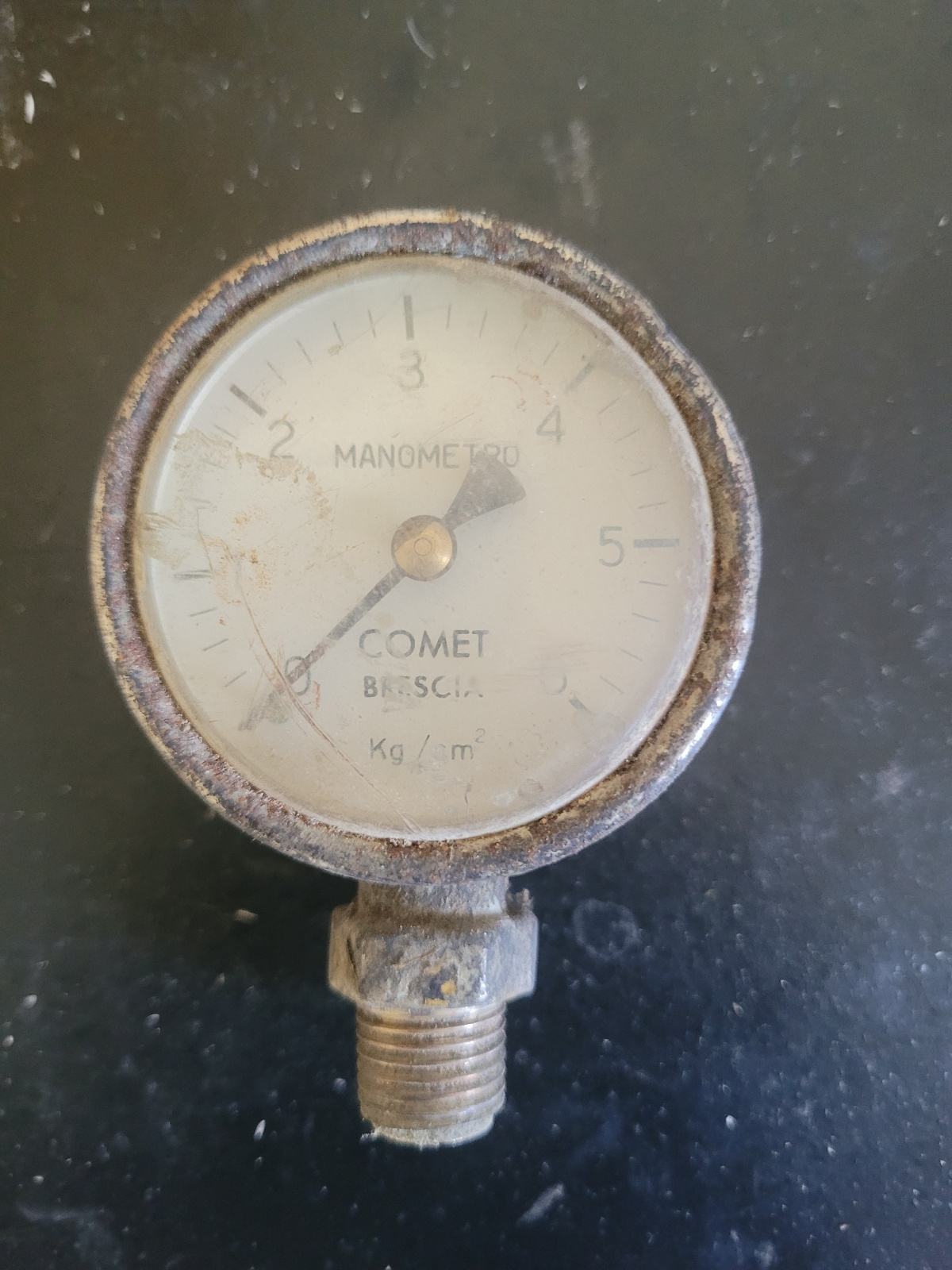 Manometar do 6 kp/cm2 (cca 2bar)