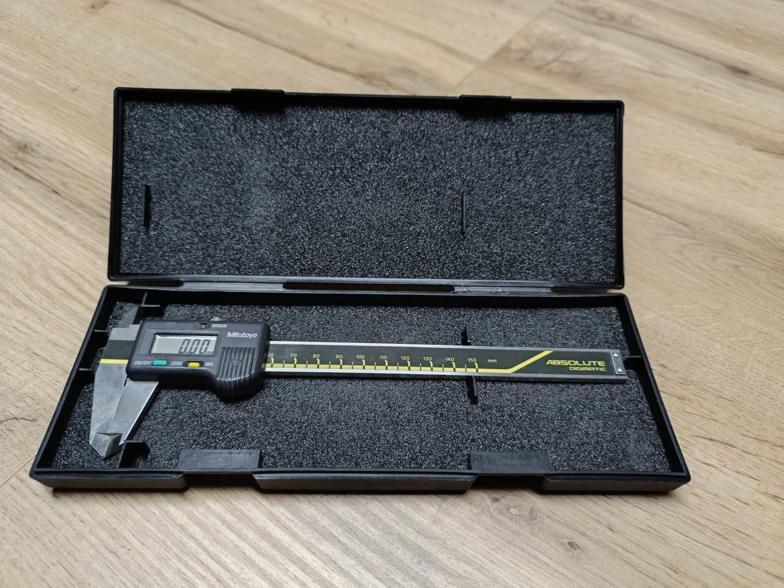 MITUTOYO DIGITALNO POMIČNO MJERILO