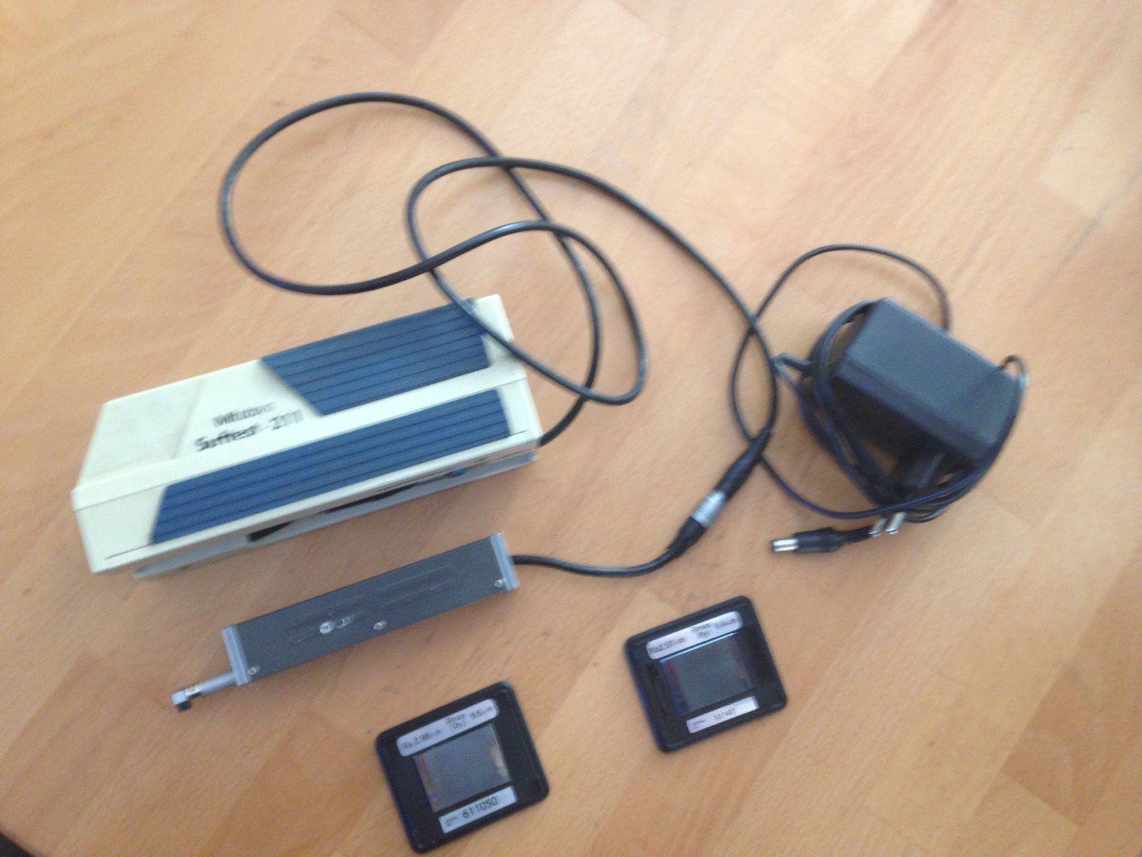 Mitutoyo Surftest 211 - Surface Roughness Tester / Profilometer