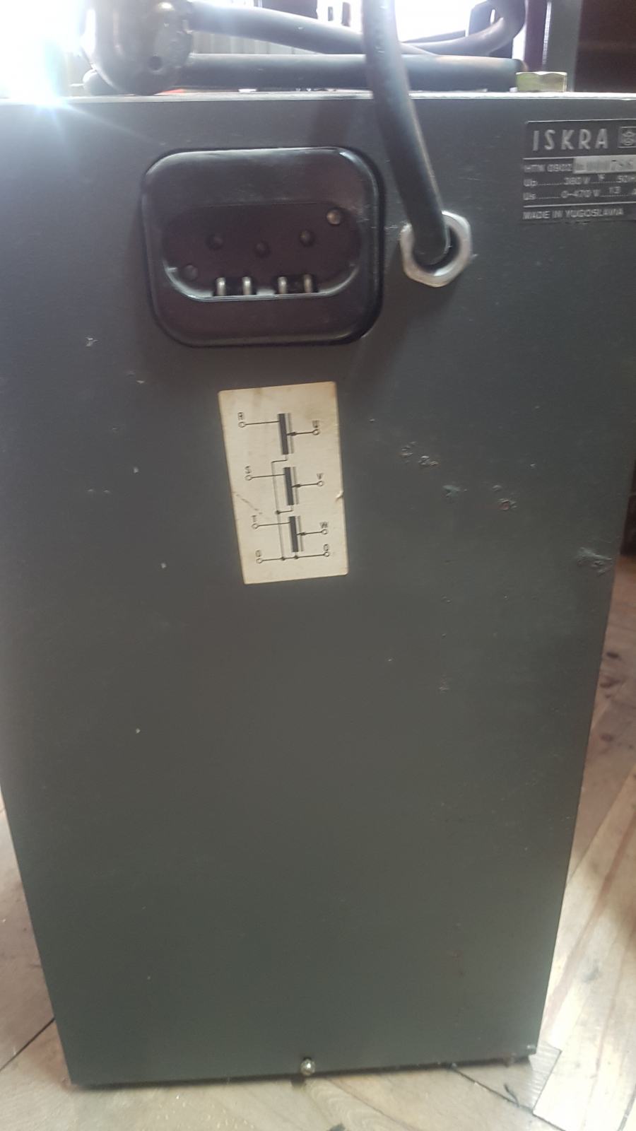 Regulacioni transformator-trofazni