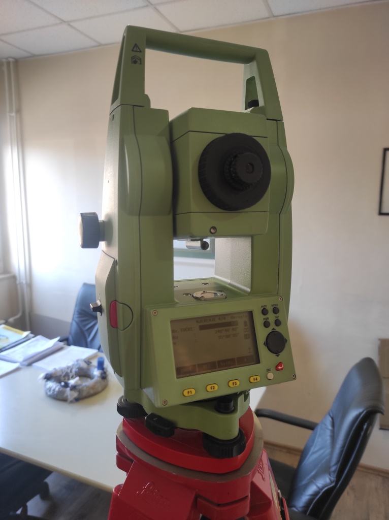 Totalna stanica Leica TCR 407 power