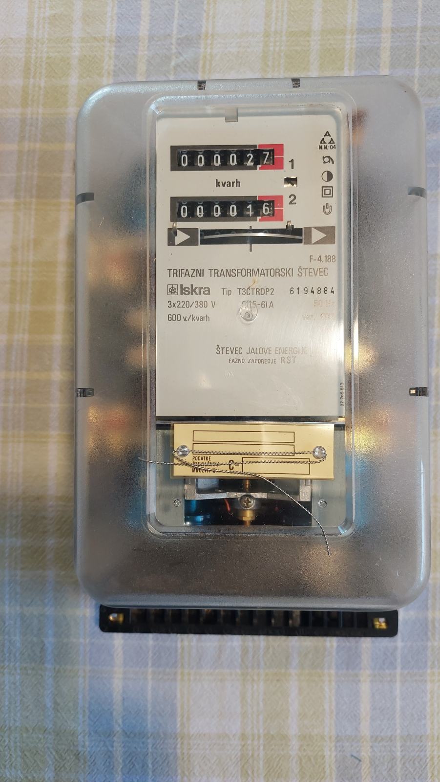 Trofazno brojilo za jalovu energiju ISKRA, novo, nekorišteno