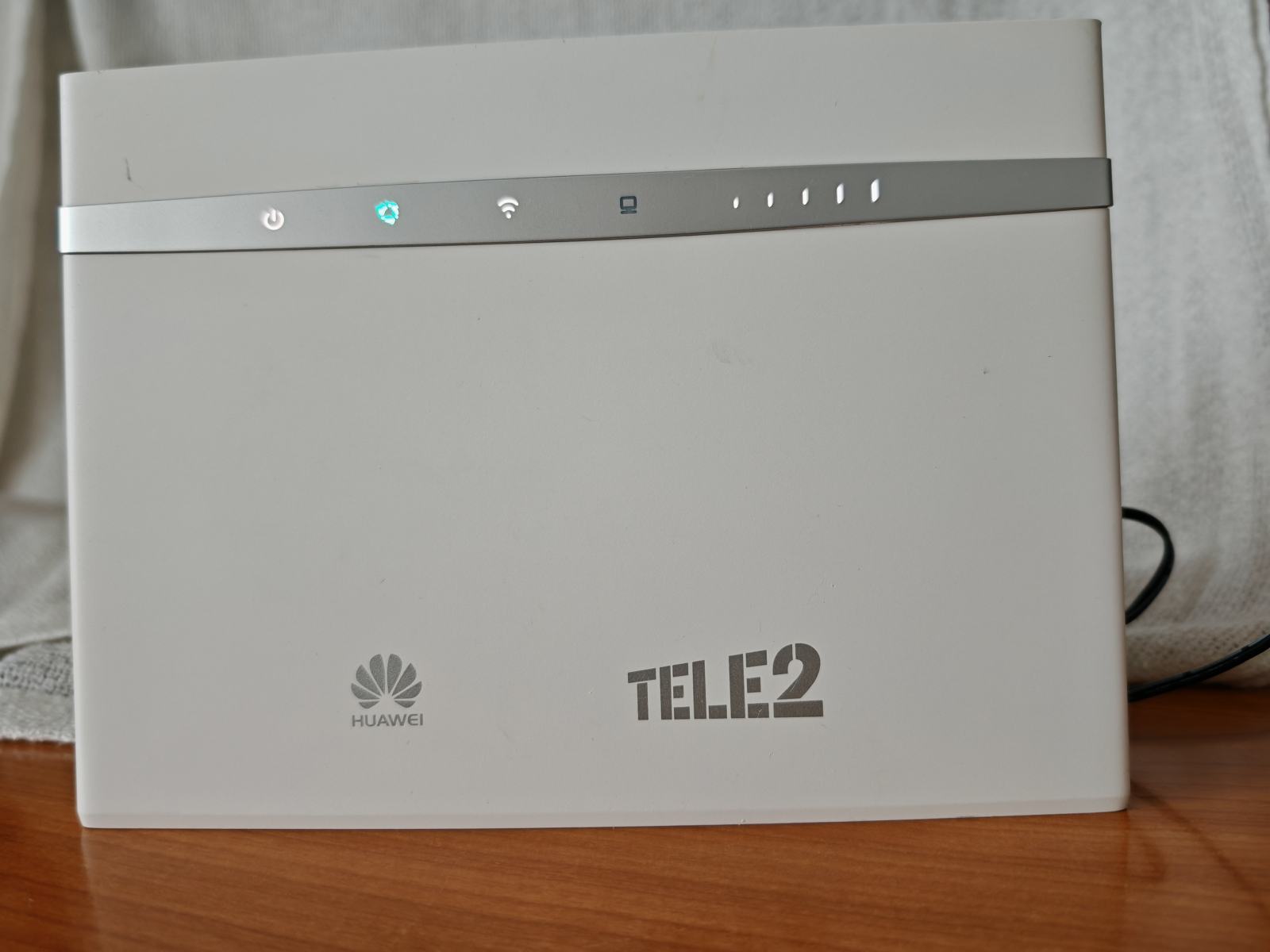Huawei B525s-23a 4G Internet ruter, 300/50 Mbps, tvor.otključan,Tele2.
