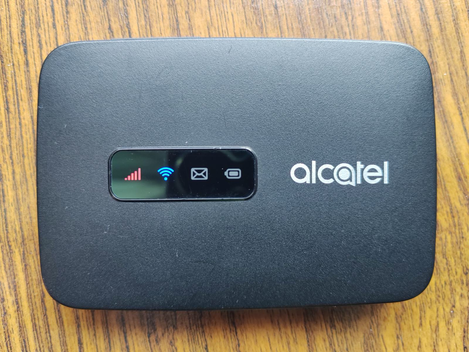 Internet router Alcatel Link Zone MW40V, 4G, otključano za sve mreže.