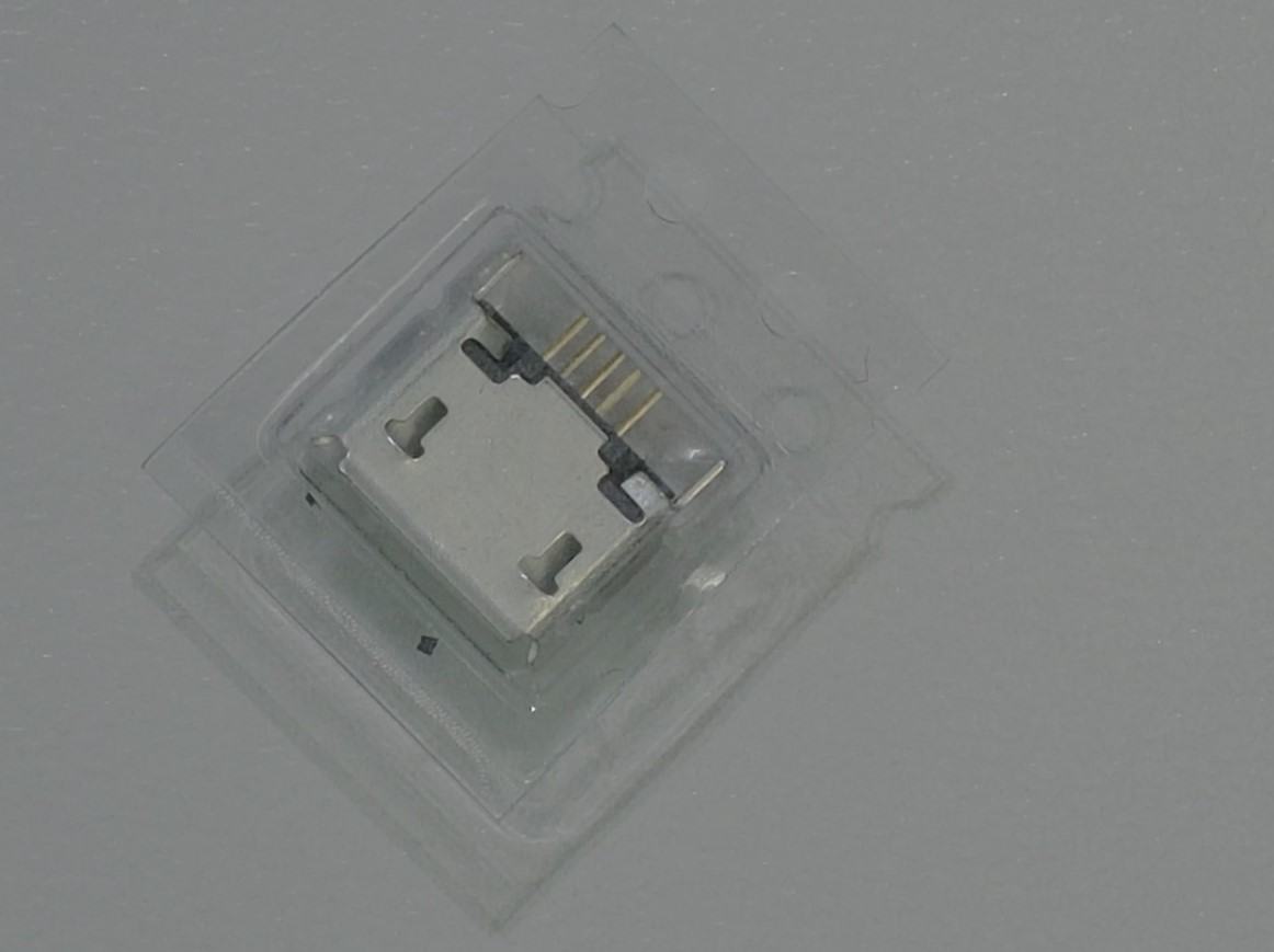 Micro usb konektor