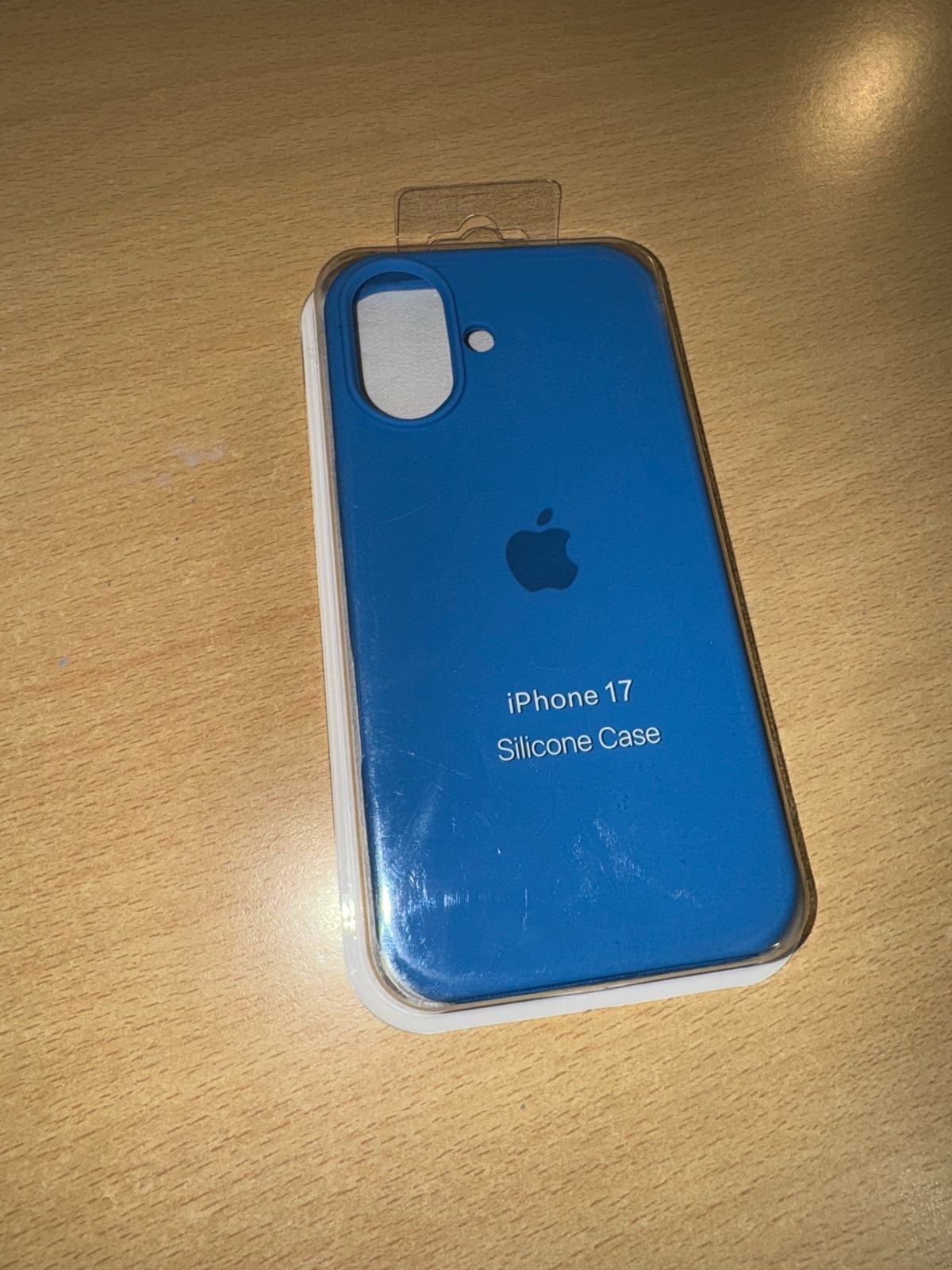Maskica za iPhone 17 plava