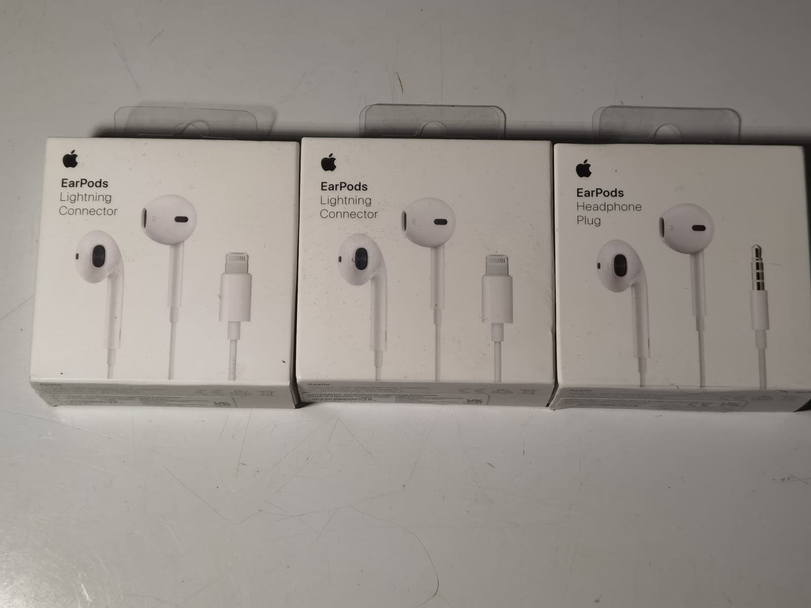 APPLE SLUSALICE ZA IPHONE 3.5MM ILI THUNDERBOLT ORIGINAL NOVO