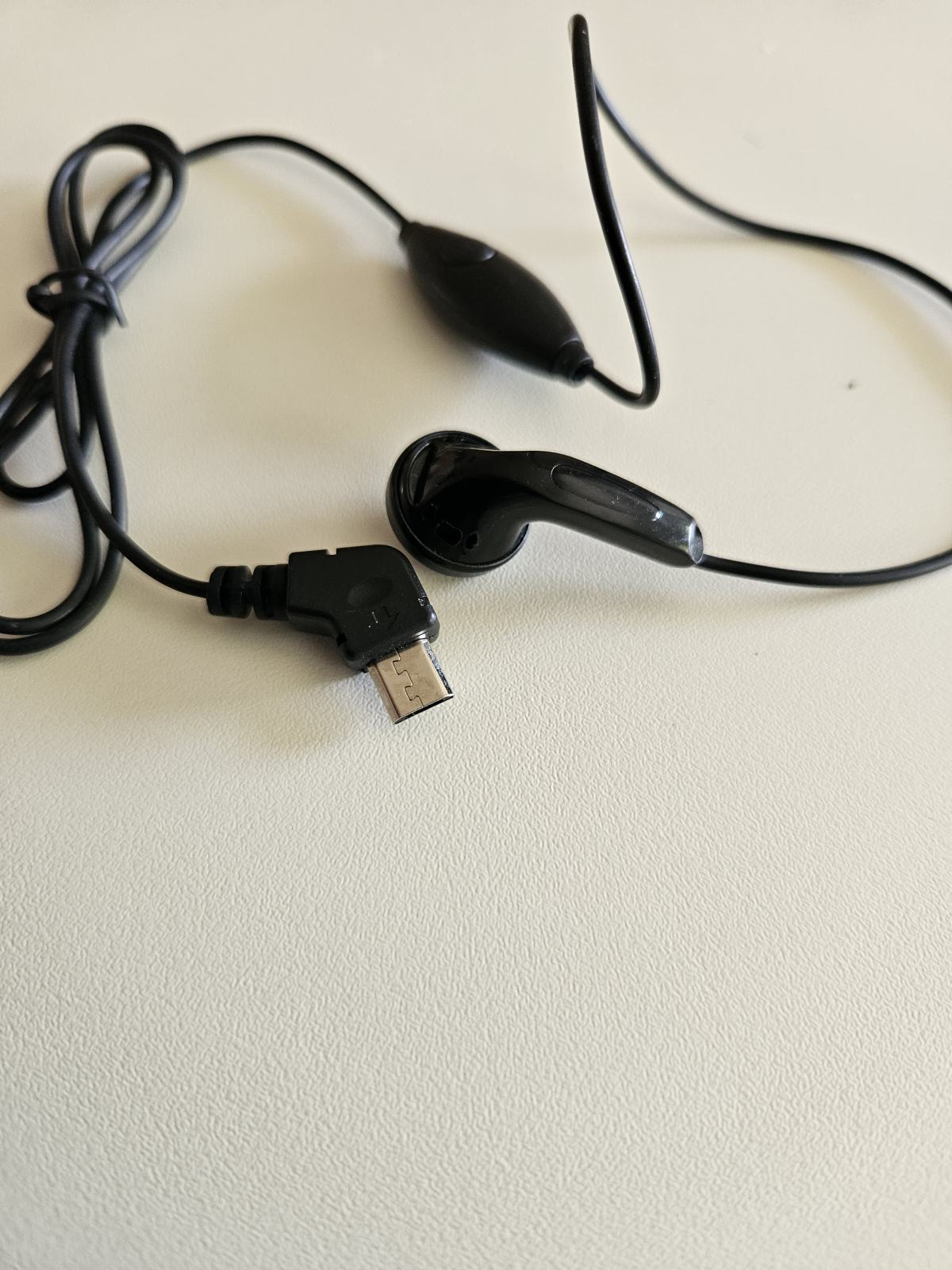 slusalica za mobitel sa micro usb utorom