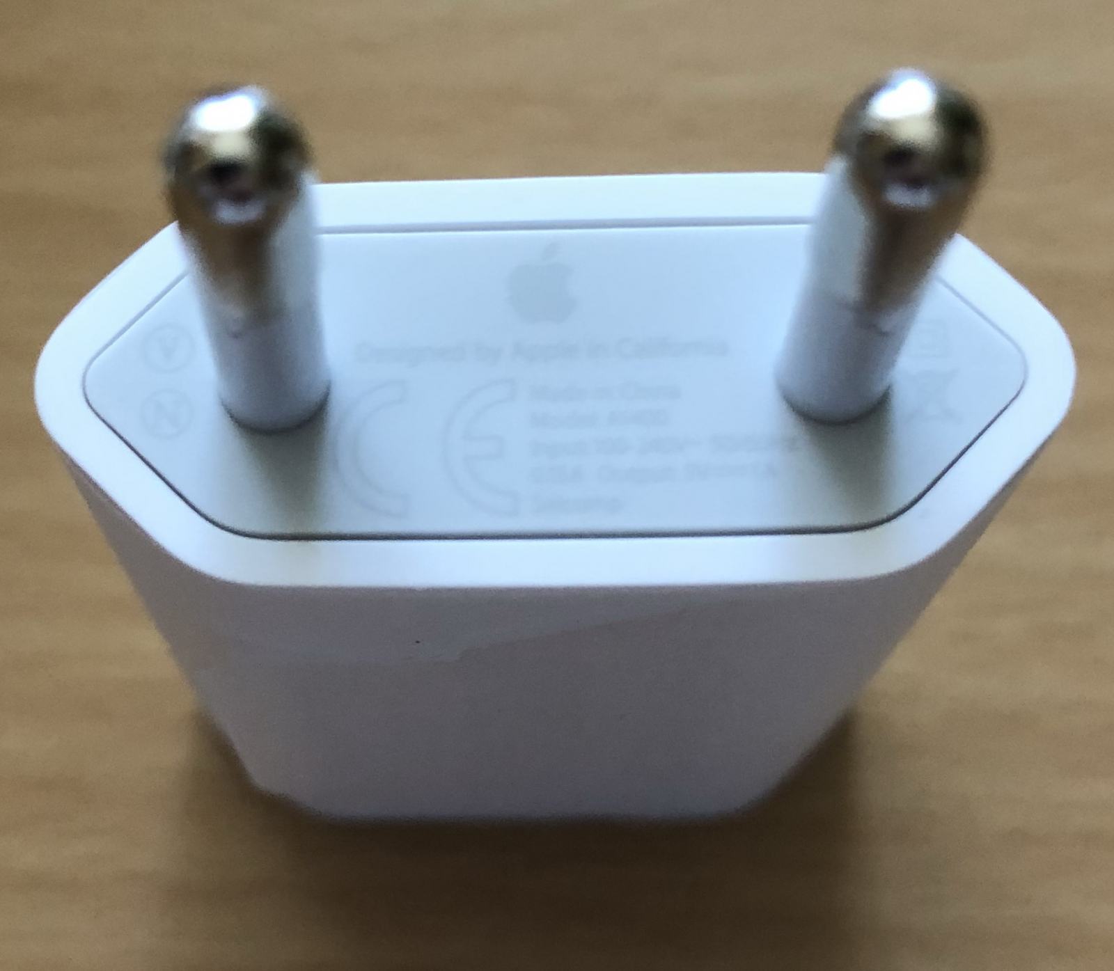 iPhone ZIDNI PUNJAČ MODEL A1400 ORIGINAL - 5W! Novo, nekorišteno!!