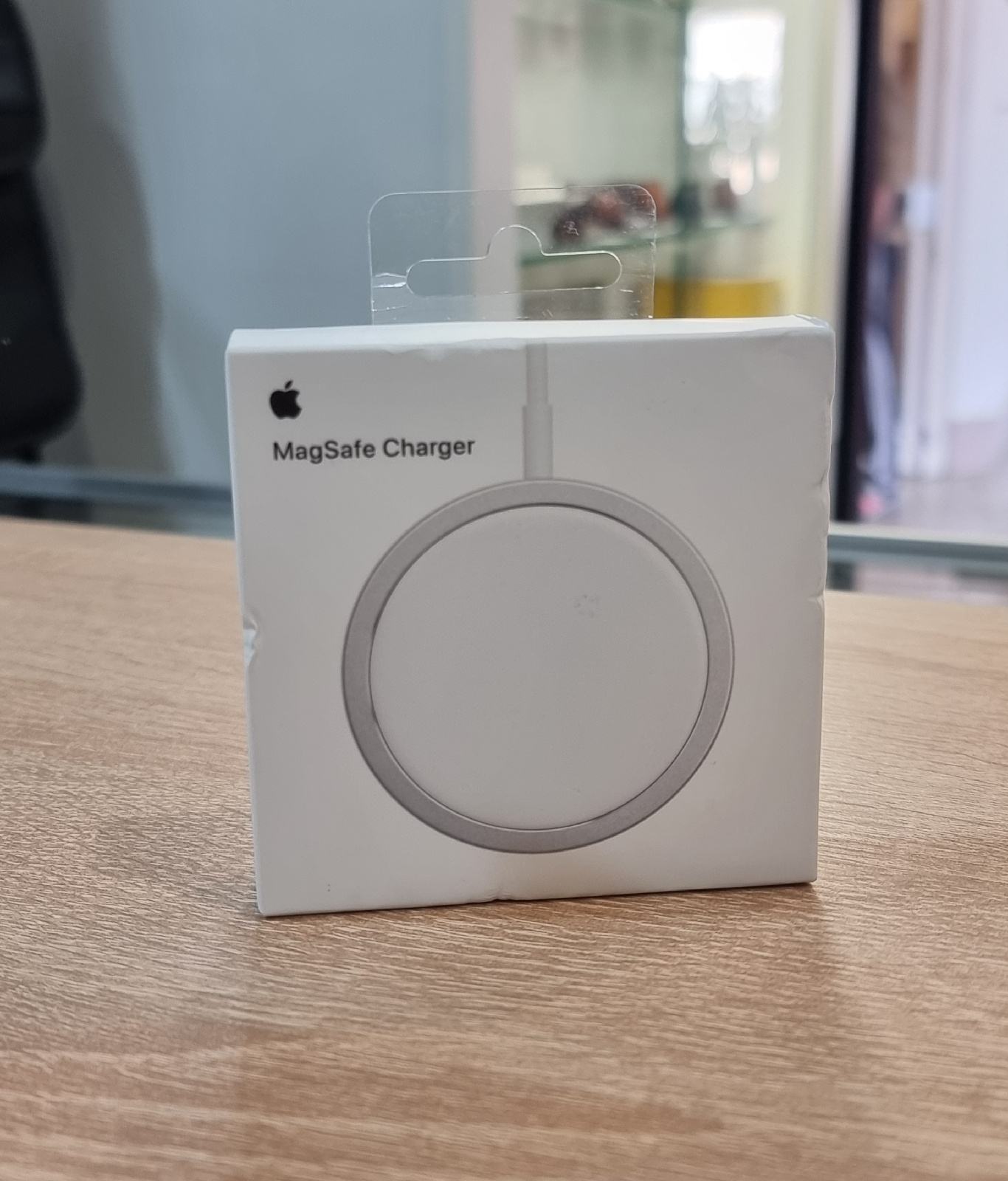 MAGSAFE PUNJAC *DO 24 RATE* NOVO! ZAPAKIRANO! R1!