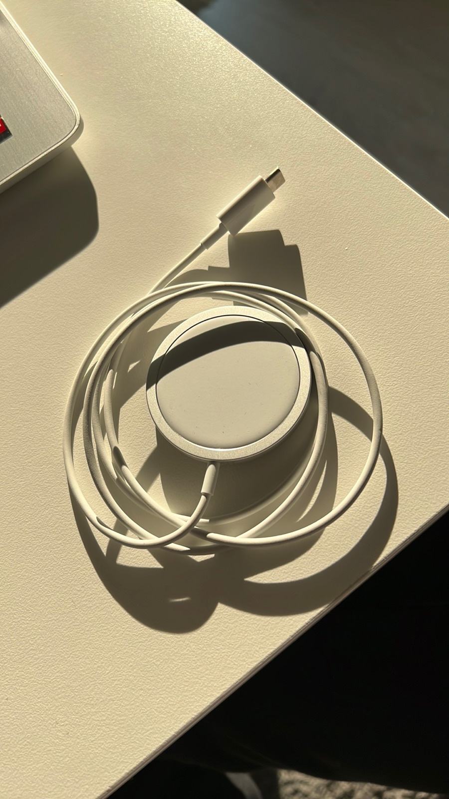 MagSafe punjac za iPhone