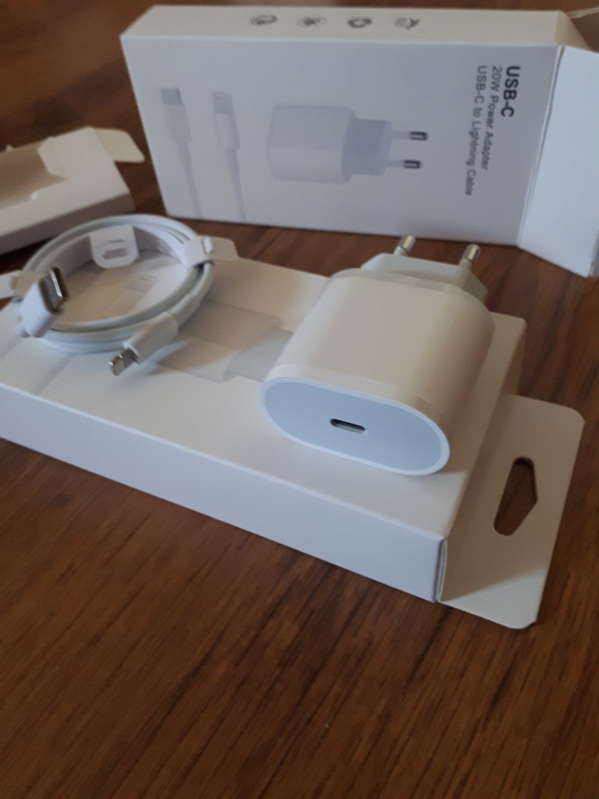 Punjac za iphone c 20w11,12,13,