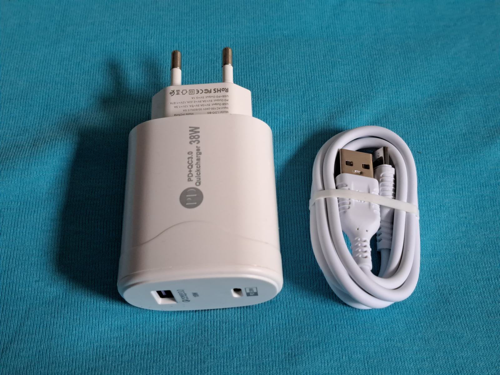 Brzi punjač za mobitel Type C + kabel Tip C 38w